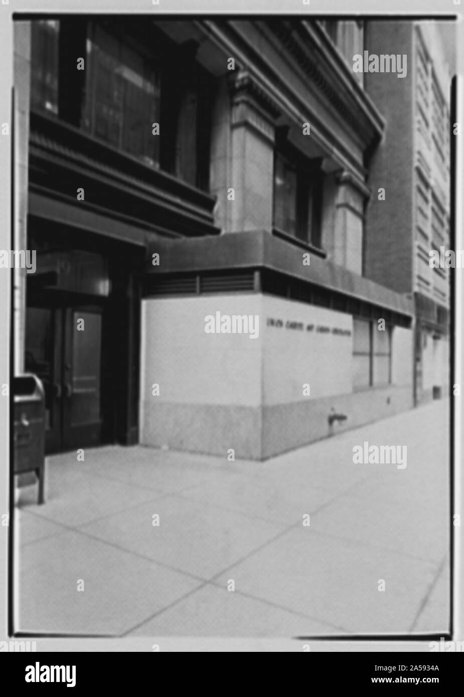 Union Carbide Building, E. 42nd St., New York, New York Stock Photo - Alamy