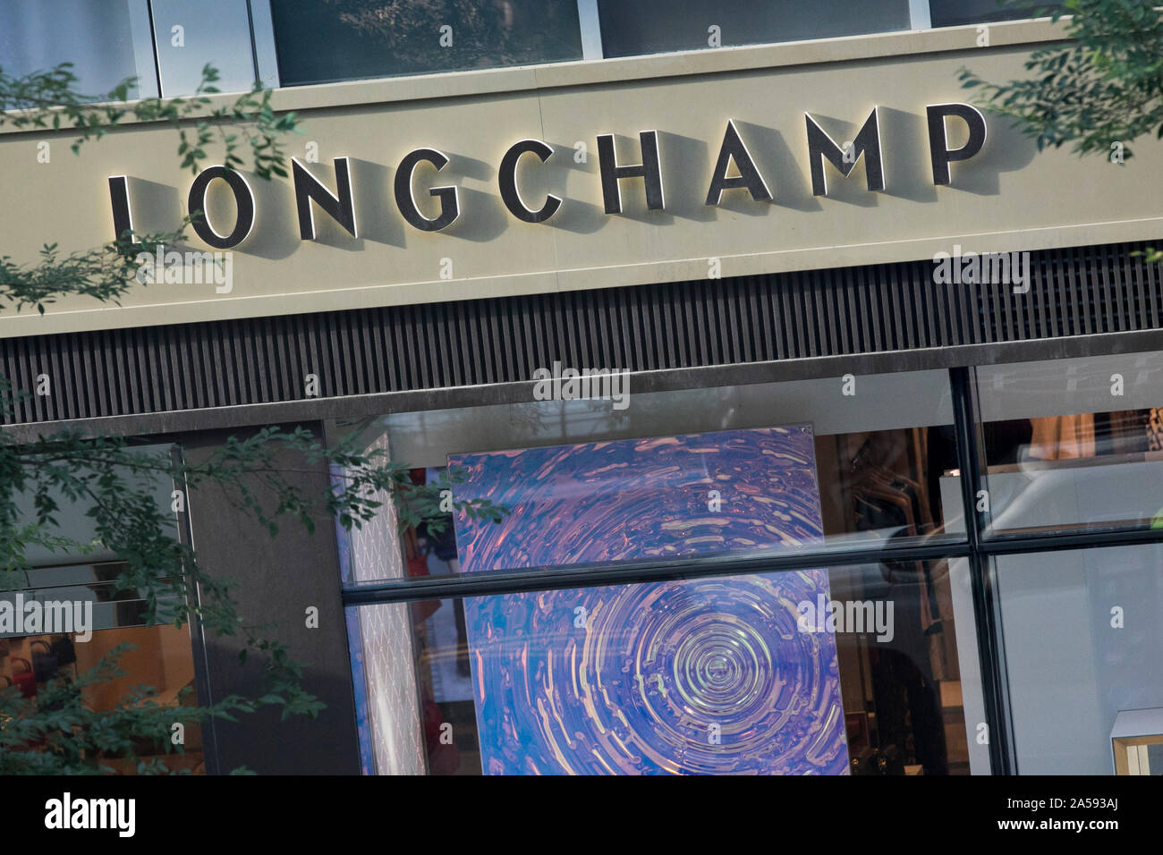 Longchamp logo hi-res stock photography and images - Alamy