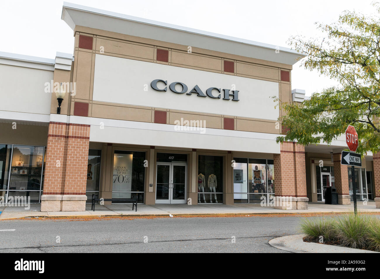 Coach logo hi-res stock photography and images - Alamy