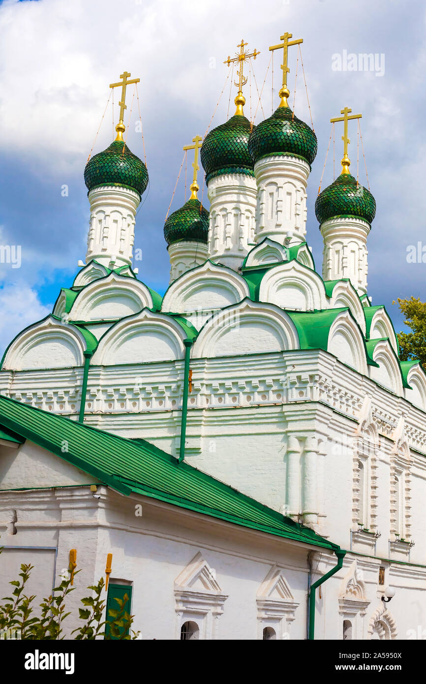 Amazing piece of Russian cultural heritage - temple of XVII century ...