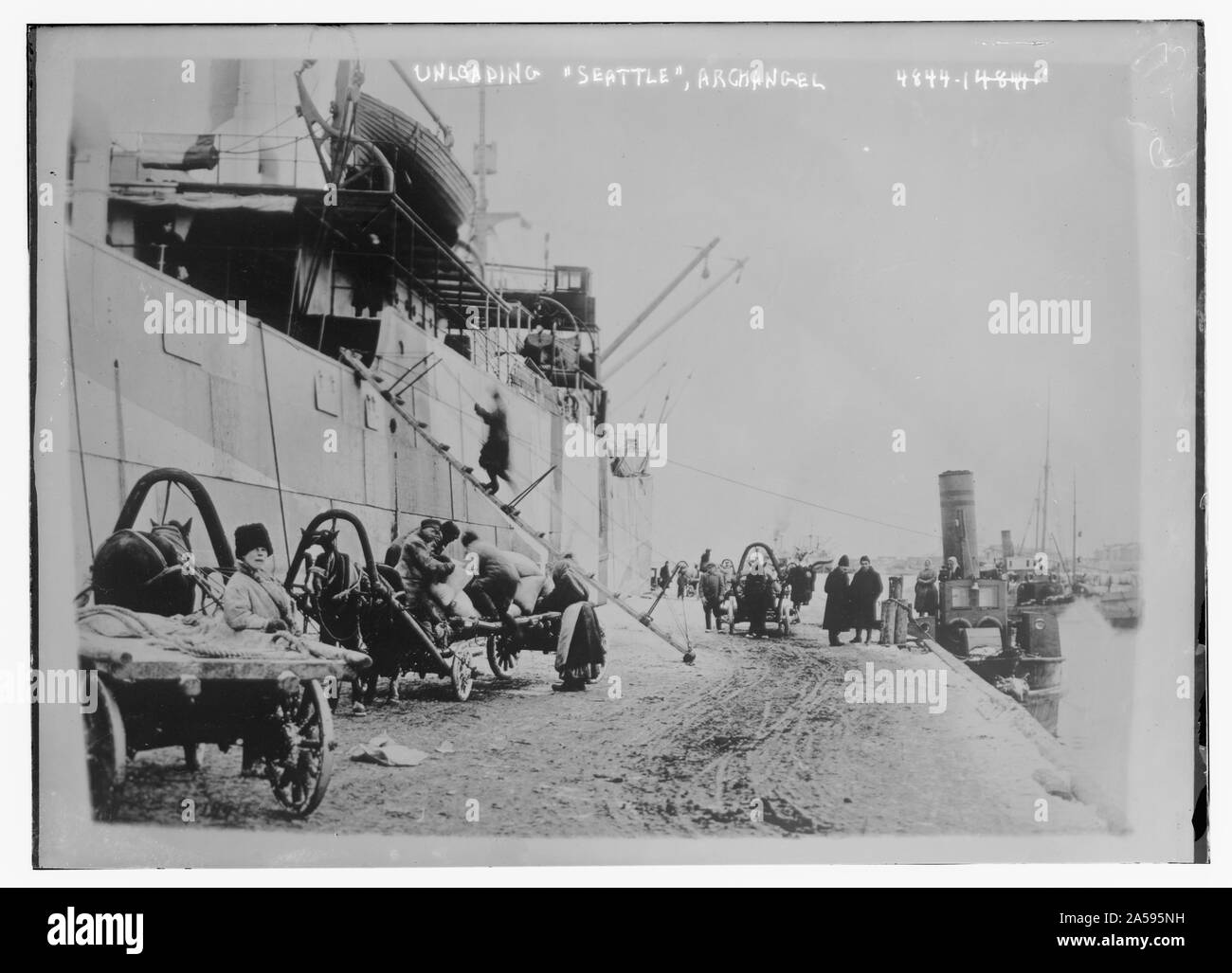 Loading unloading containers port Cut Out Stock Images & Pictures - Alamy