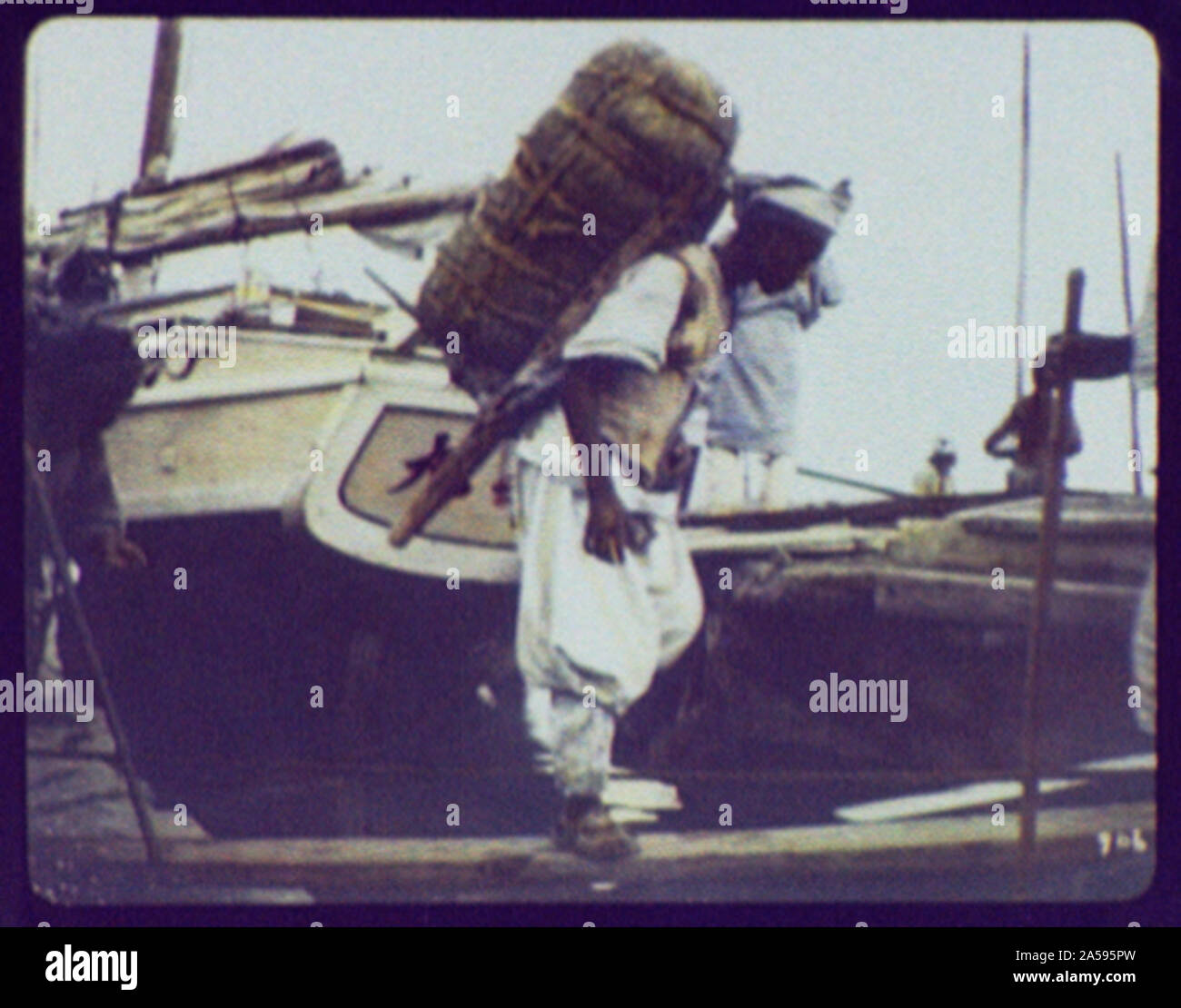 Boat handling hi-res stock photography and images - Alamy