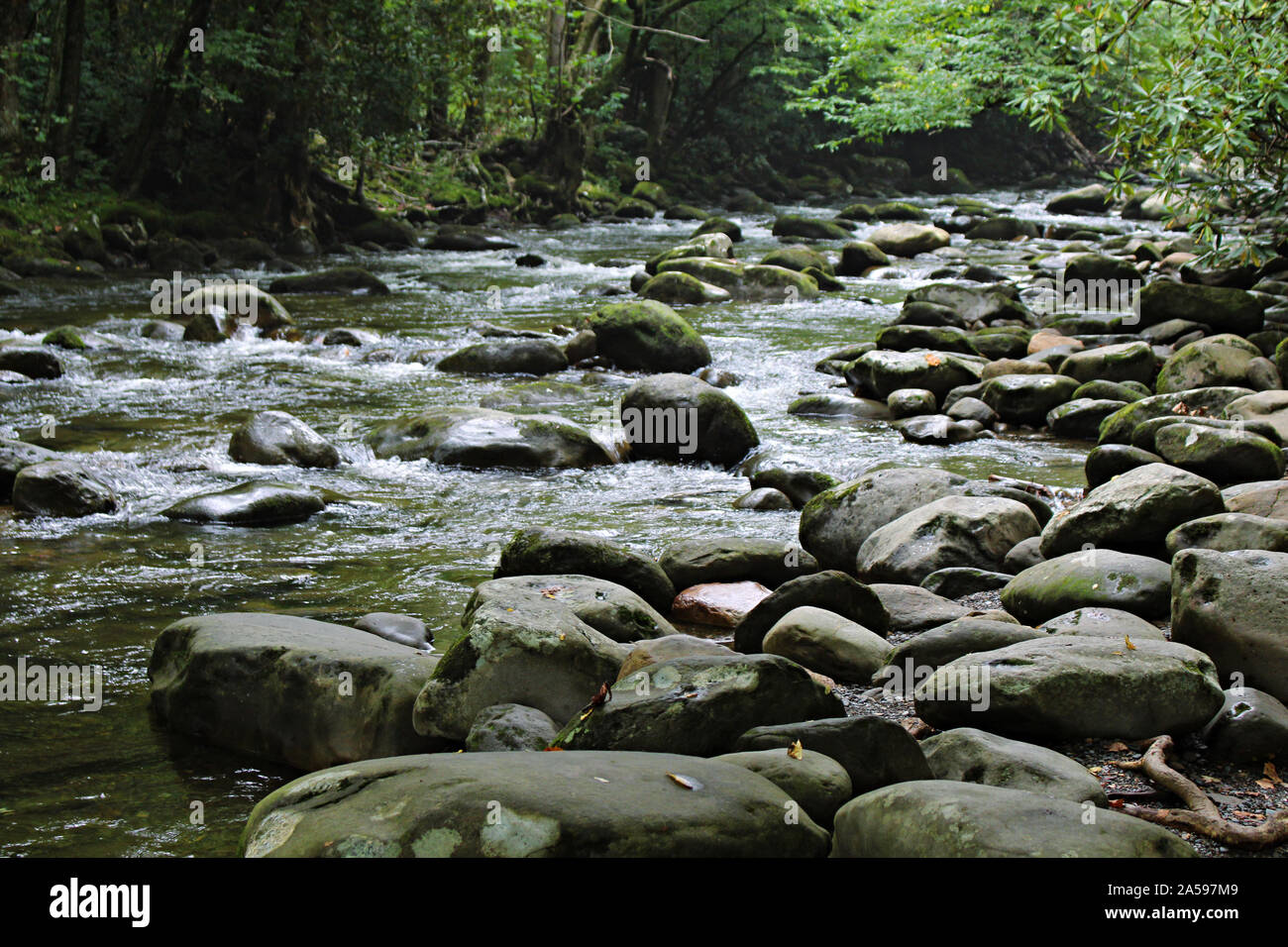 Large rocks in river hi-res stock photography and images - Alamy