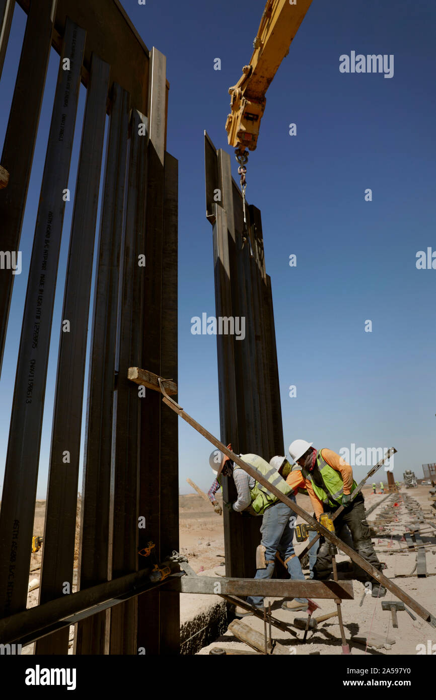 Construction crews erect new border wall along the U.S.–Mexico border ...