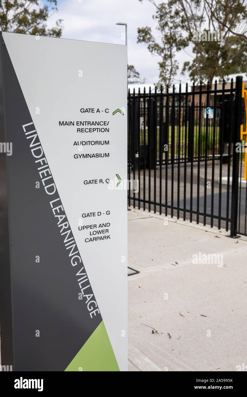 School security, secure gates at an Australian primary school in ...