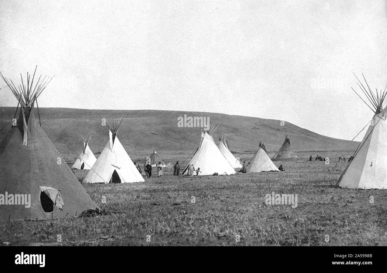 Plains indian camp hi-res stock photography and images - Alamy