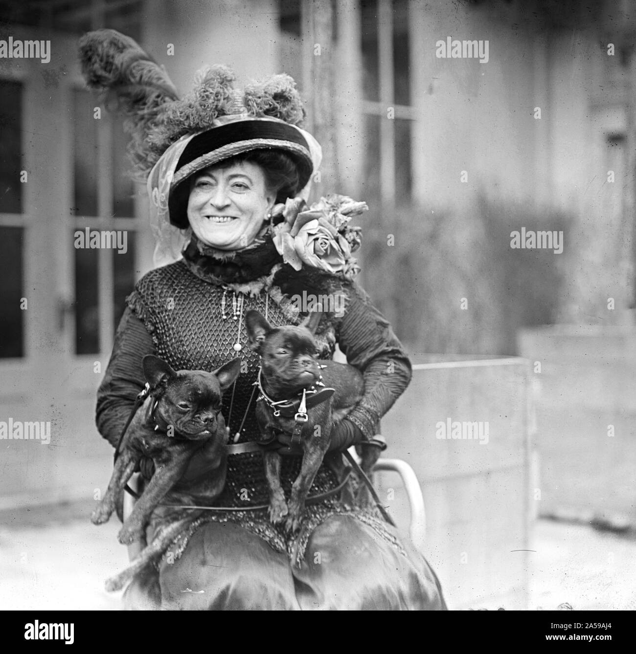 Verona Jarbeau with "la belle Cora" and "Aimee Stock Photo - Alamy