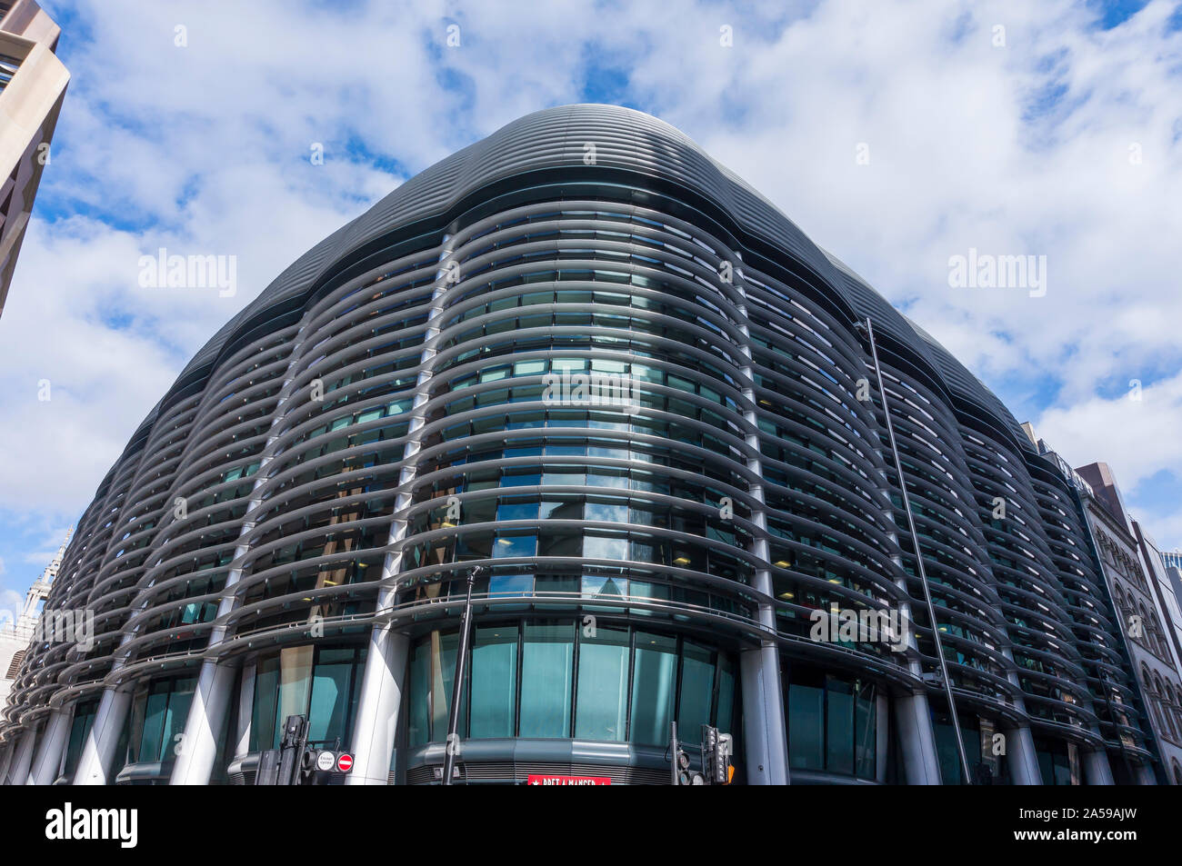 Spectacular Space in Iconic Office Buildings in London. London modern ...