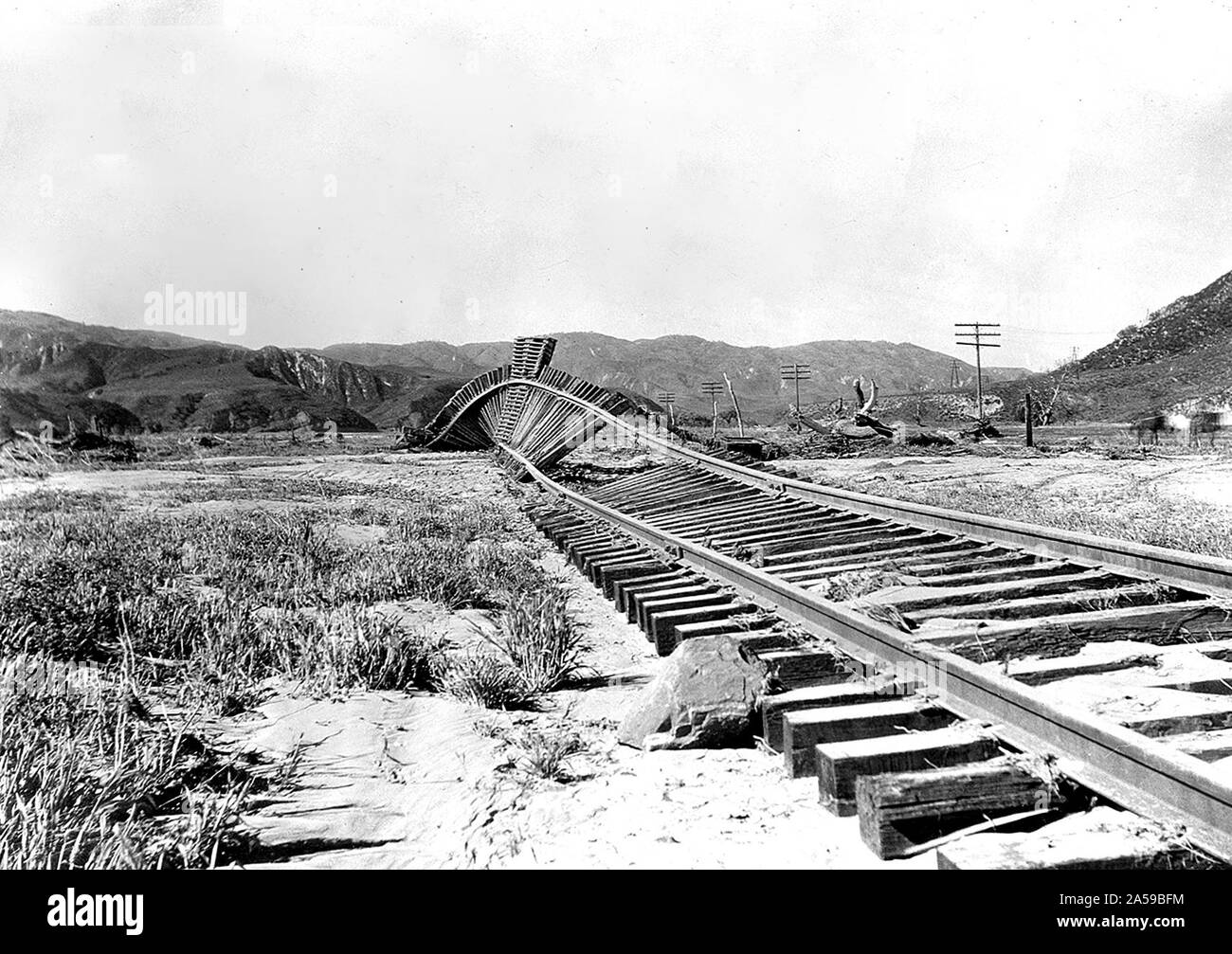Twisted Railroad Track High Resolution Stock Photography and Images - Alamy