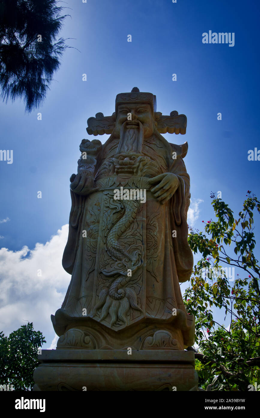 Classic Chinese sculpture and marble. Stone and rock carvings from ...