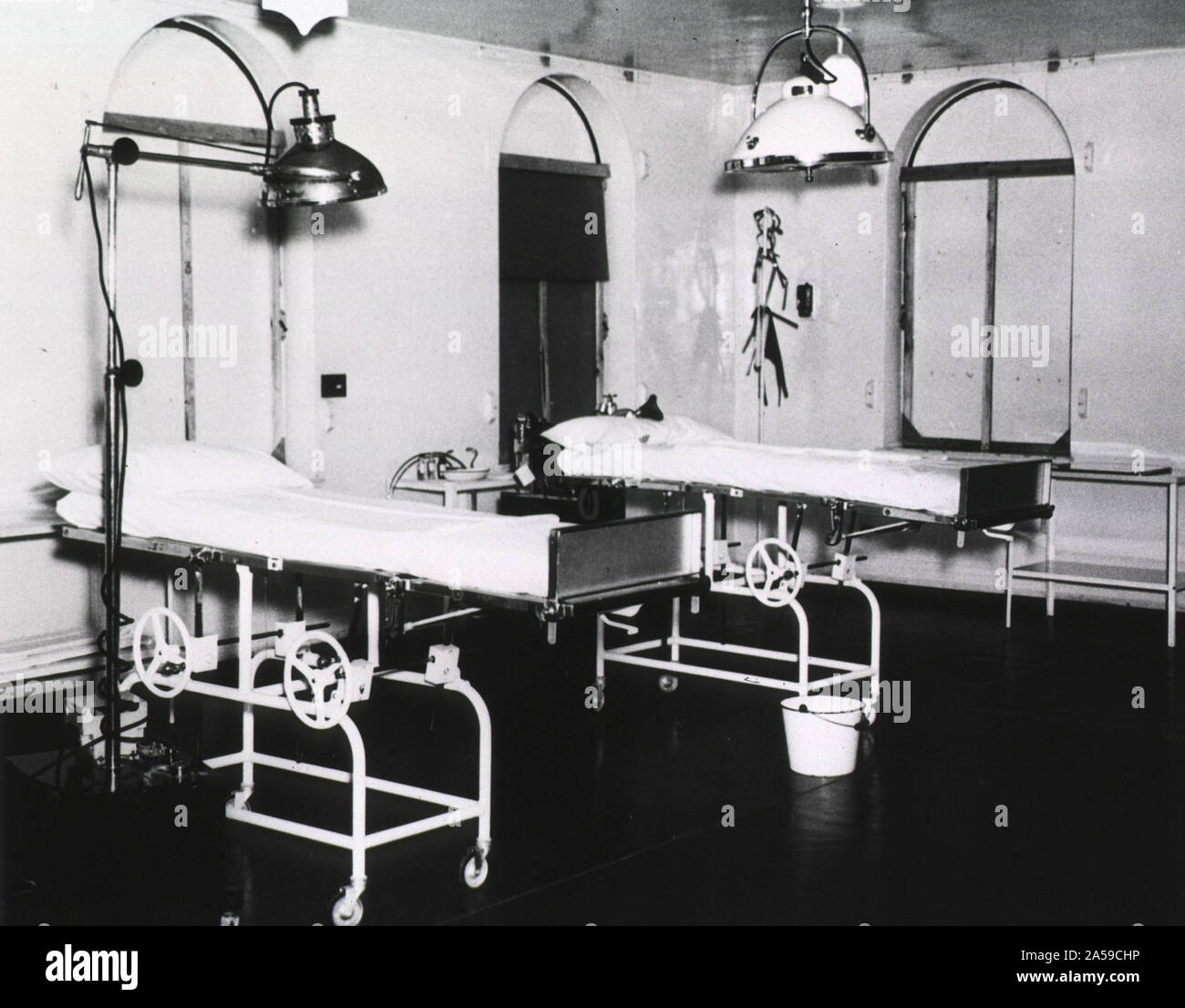 1940s operating room hi-res stock photography and images - Alamy