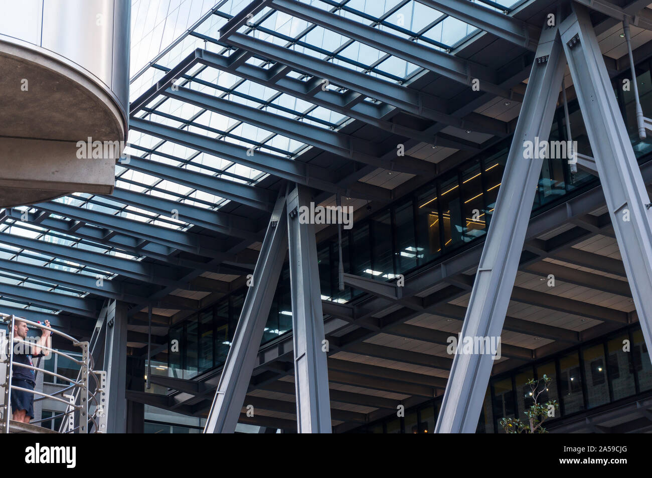 Spectacular Space in Iconic Office Buildings in London. London modern ...