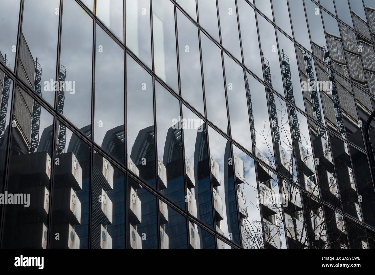 Spectacular Space in Iconic Office Buildings in London. London modern ...