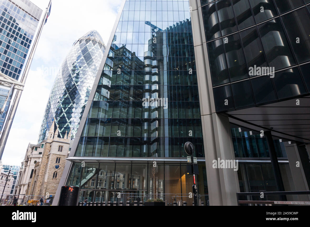 Spectacular Space in Iconic Office Buildings in London. London modern ...