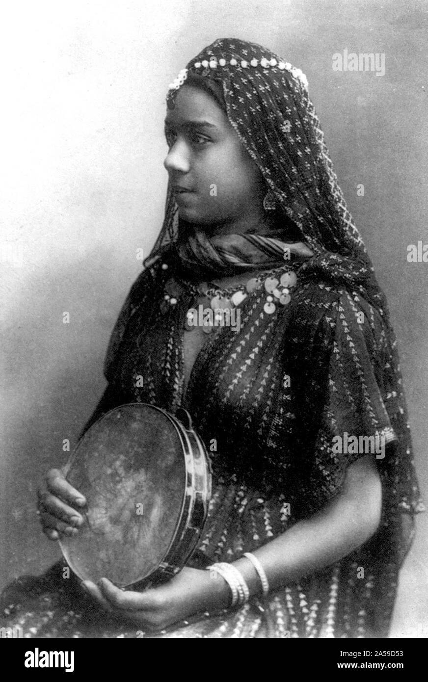 Egyptian dancing girl hi-res stock photography and images - Alamy