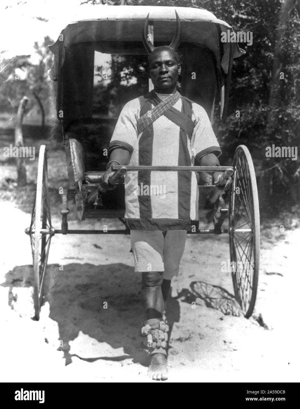 Early 1900s strong man hi-res stock photography and images - Alamy