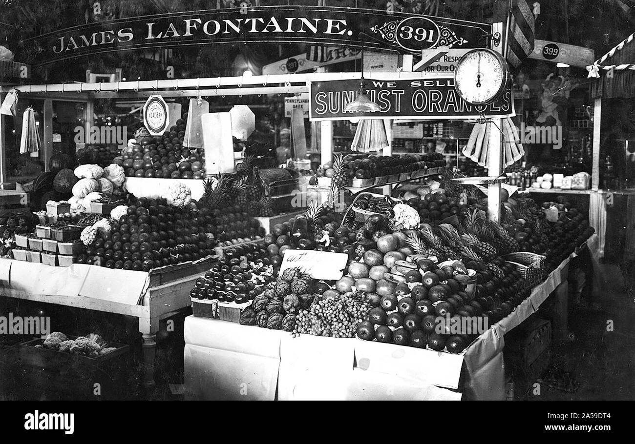 1910s grocery store hi-res stock photography and images - Alamy