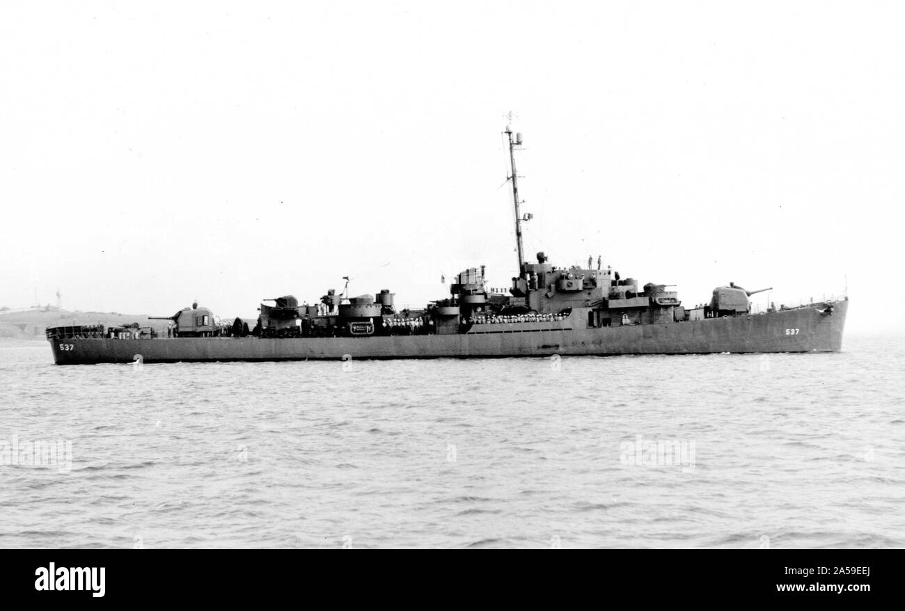 WW II Ships / World War II Ships - This photograph shows the DE-537 USS ...