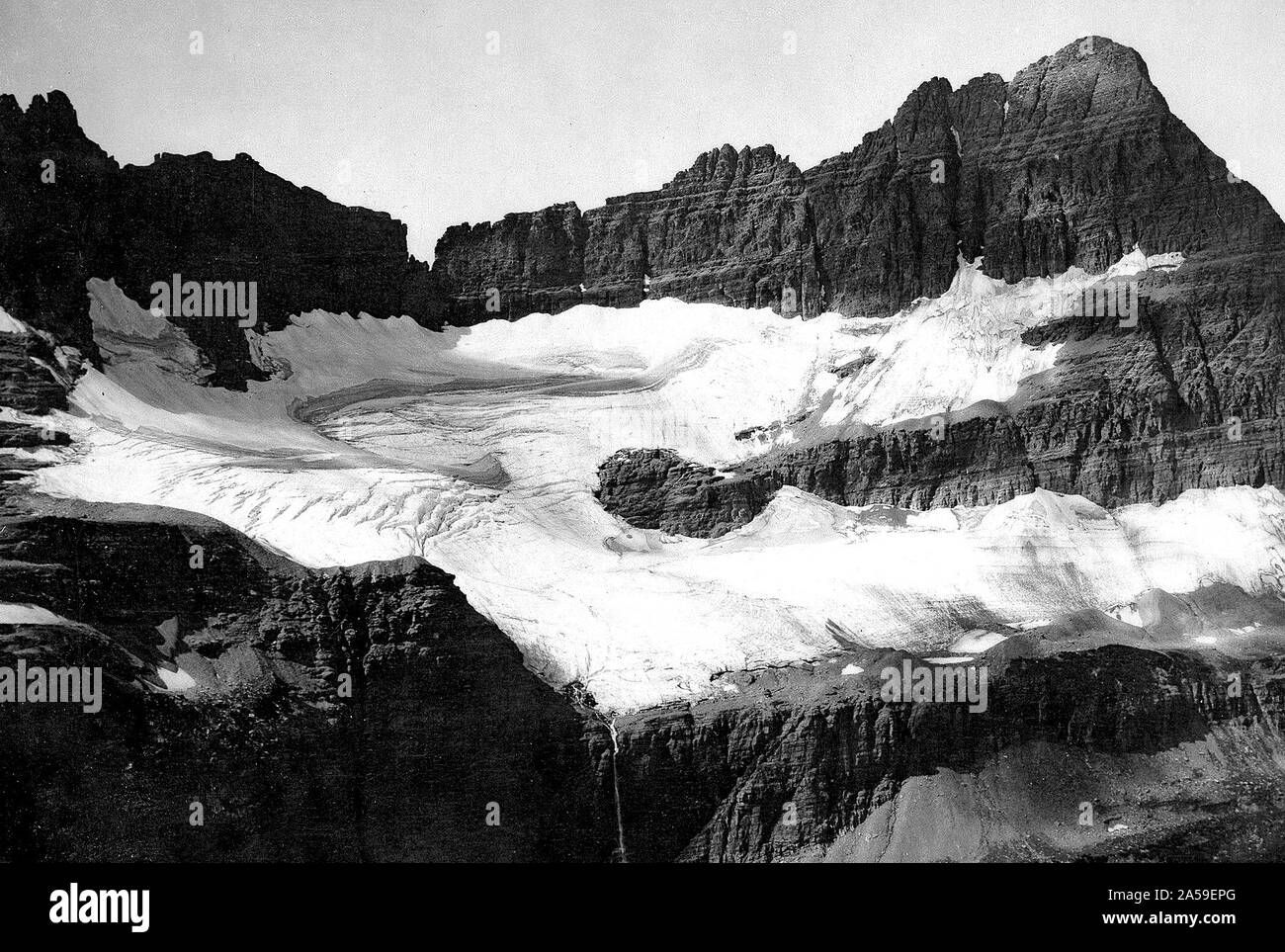 Shepard Glacier — Well-defined boundaries and crevasses are apparent in ...