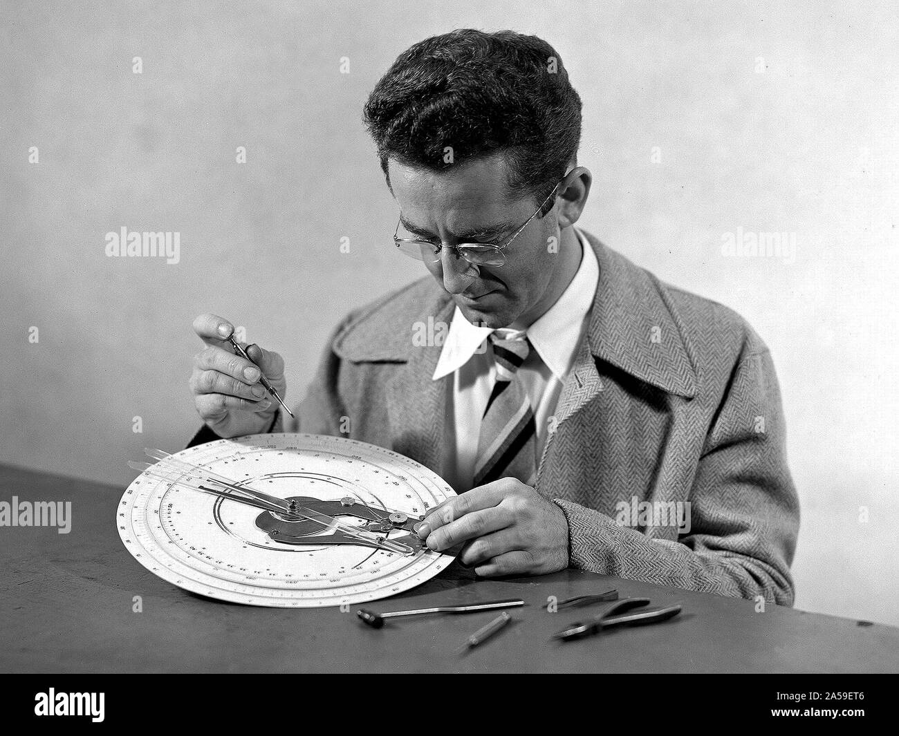 Mechanical computing device hi-res stock photography and images - Alamy