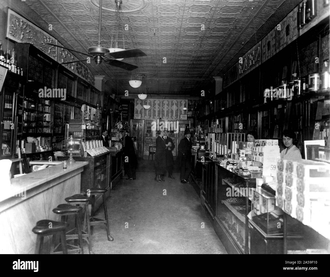 Early 1900s drug store interior hi-res stock photography and images - Alamy