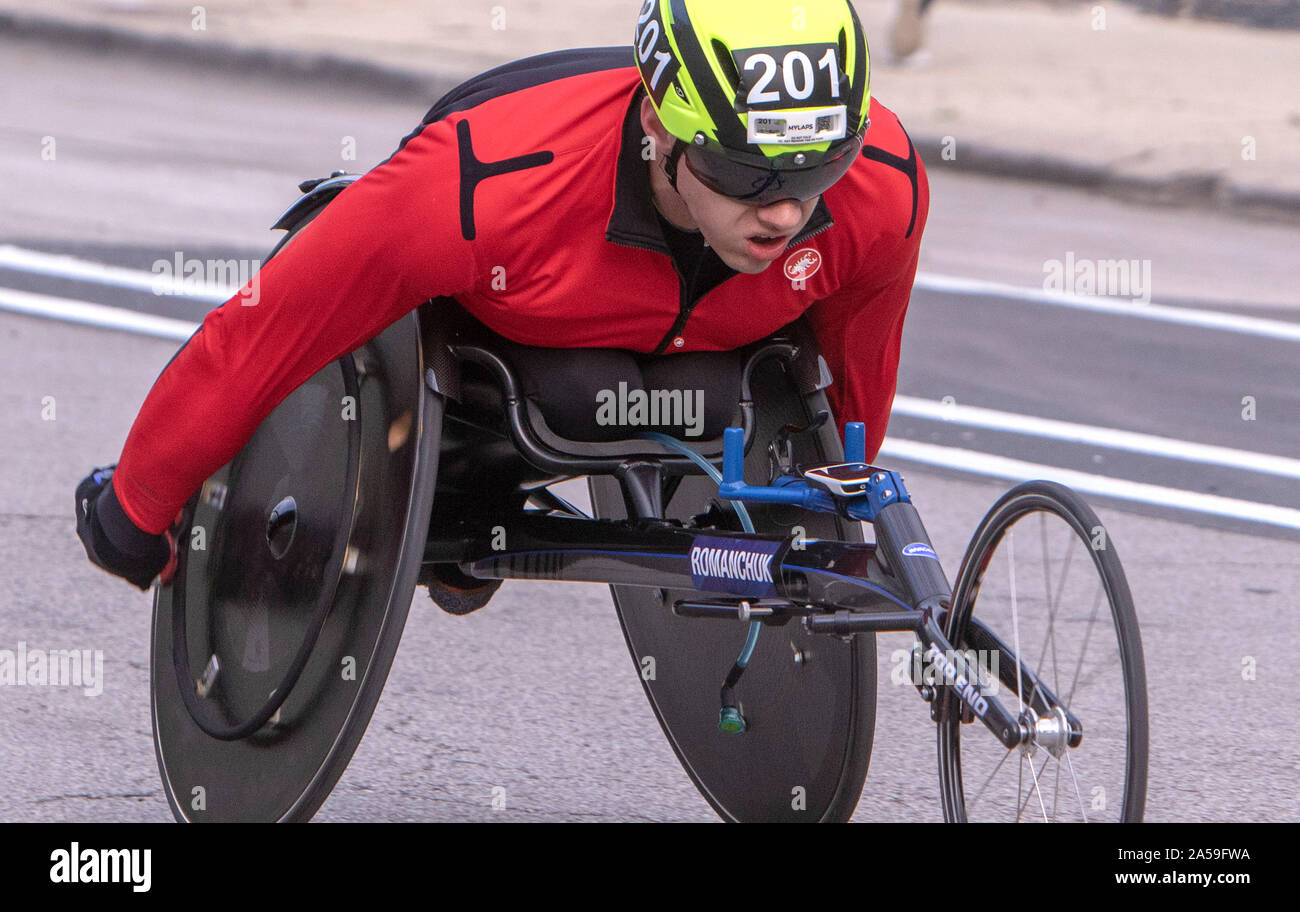 American Paralympian Daniel Romanchuk wins the wheelchair event in 1:30 ...