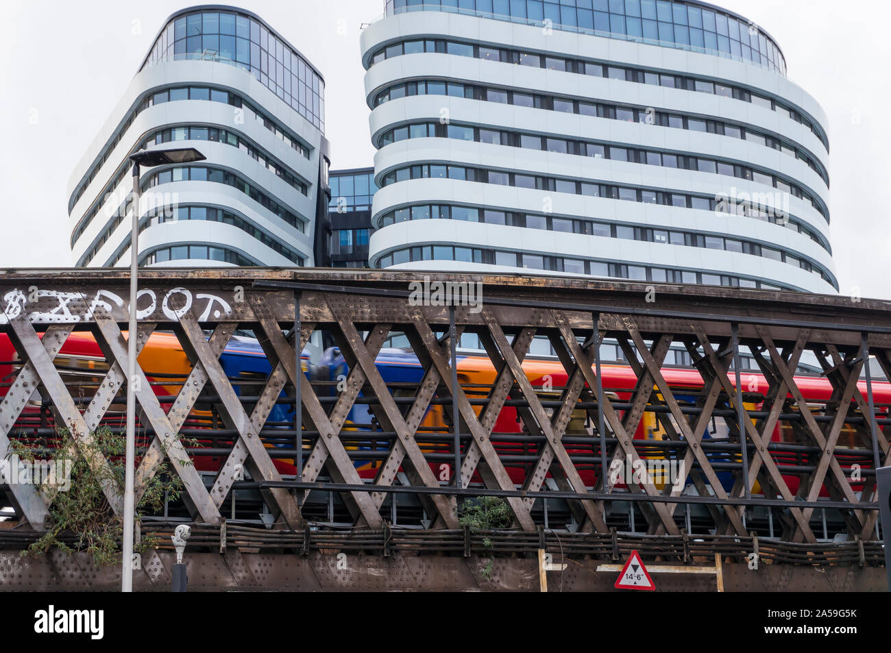 Spectacular Space in Iconic Office Buildings in London. London modern ...