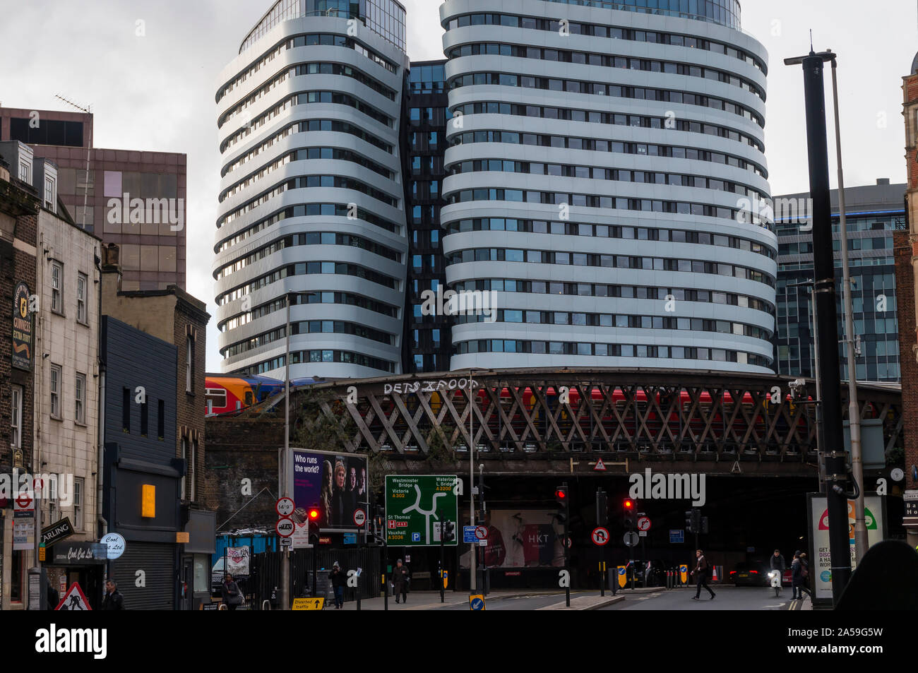 Spectacular Space in Iconic Office Buildings in London. London modern ...