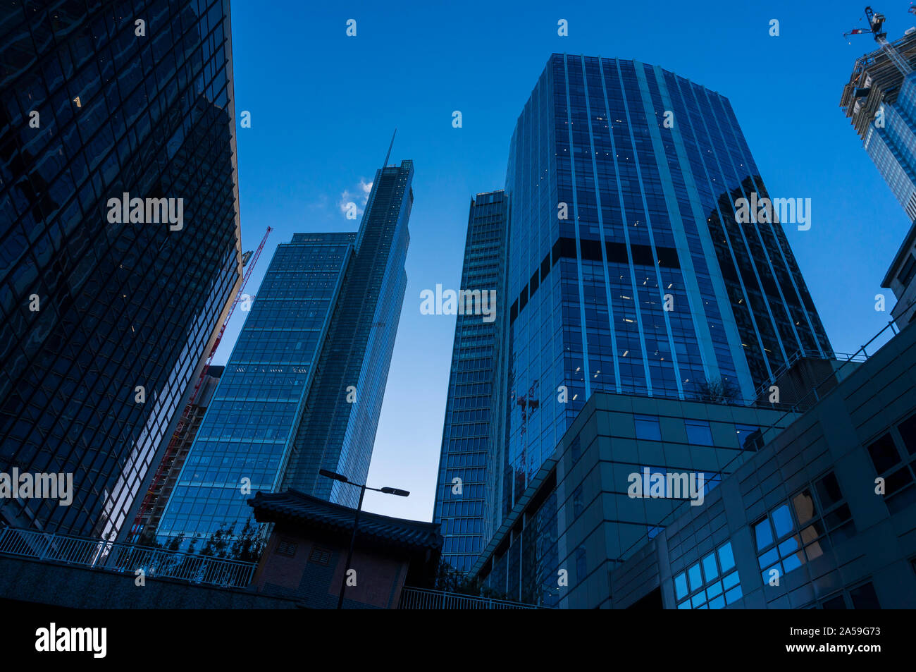 Spectacular Space in Iconic Office Buildings in London. London modern ...
