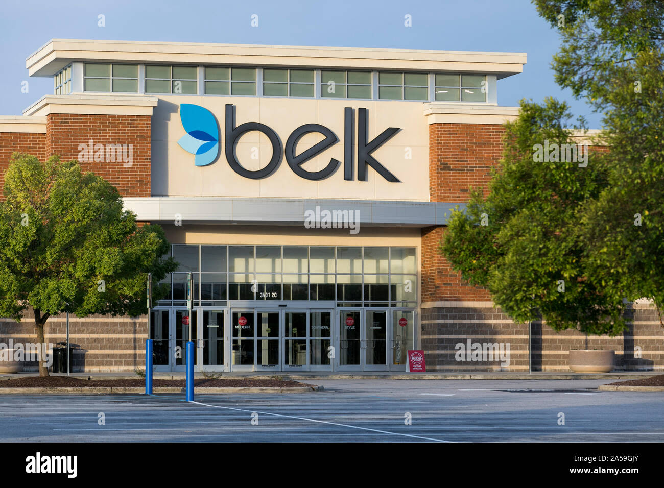 Belk storefront hi-res stock photography and images - Alamy