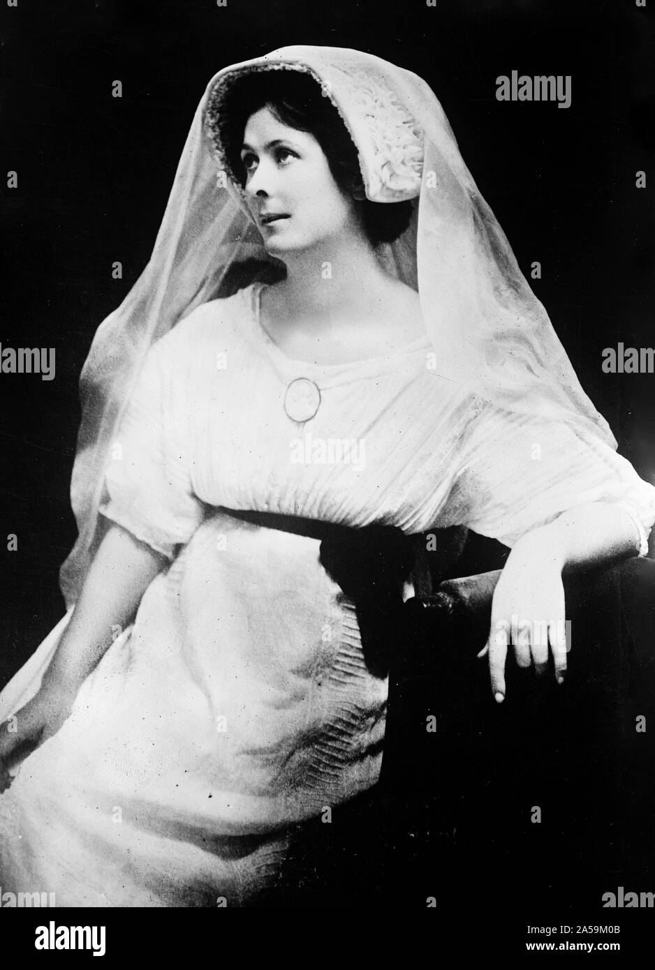 Isadora duncan portrait hi-res stock photography and images - Alamy