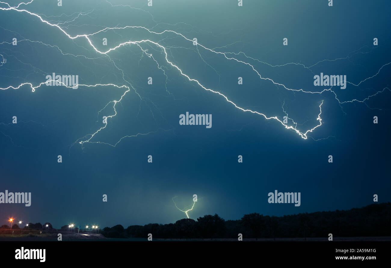 Anvil Crawler Lightning