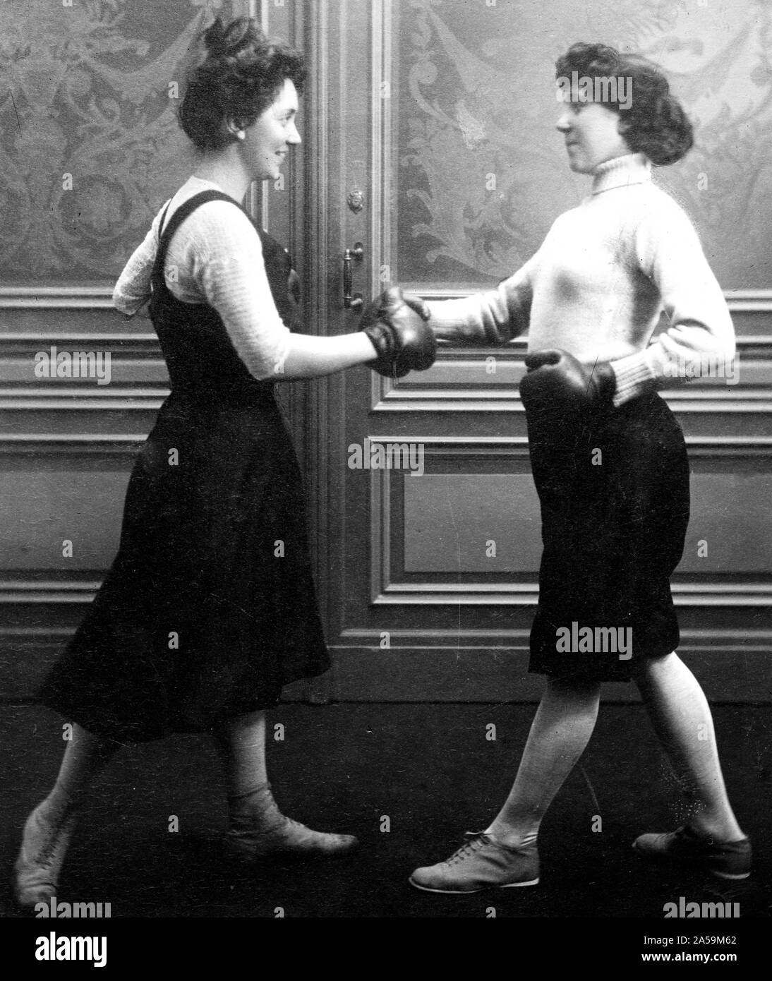 Historical female boxing hi-res stock photography and images - Alamy