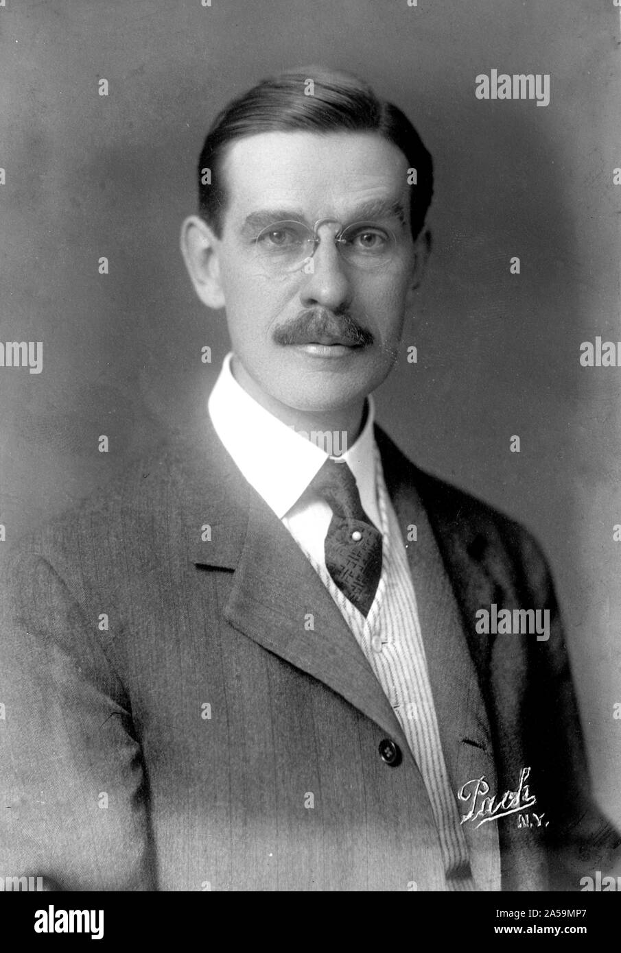 Judge 1900s Black and White Stock Photos & Images - Alamy