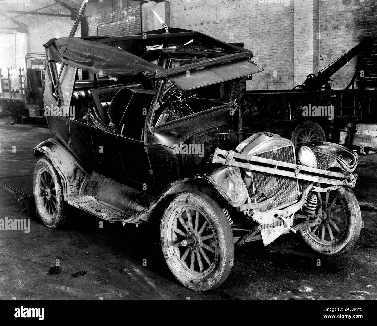1920s car accident hi-res stock photography and images - Alamy