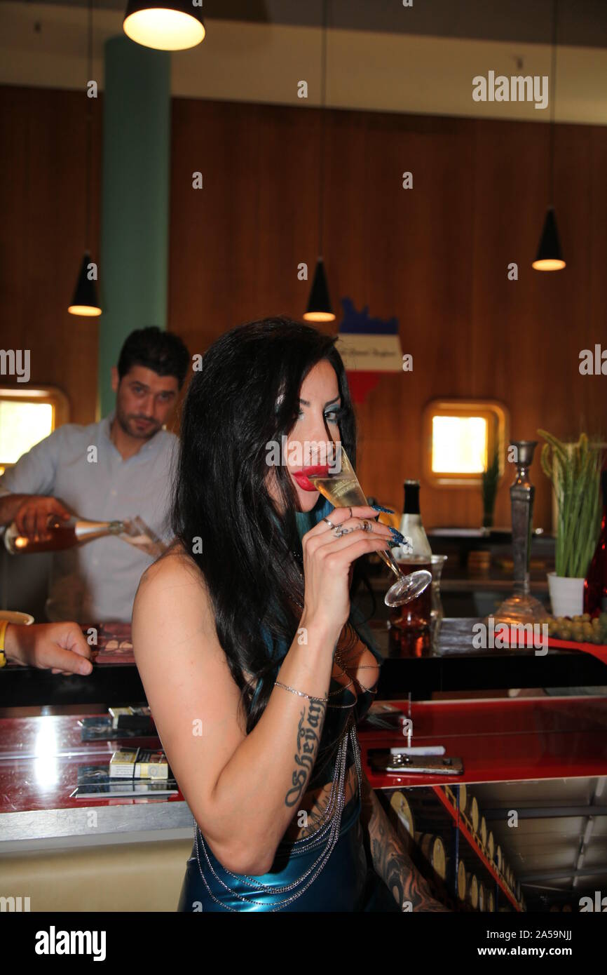 Goddess Domina Charlize auf der 23. Venus Berlin 2019 in den Messehallen unter dem Funkturm ...