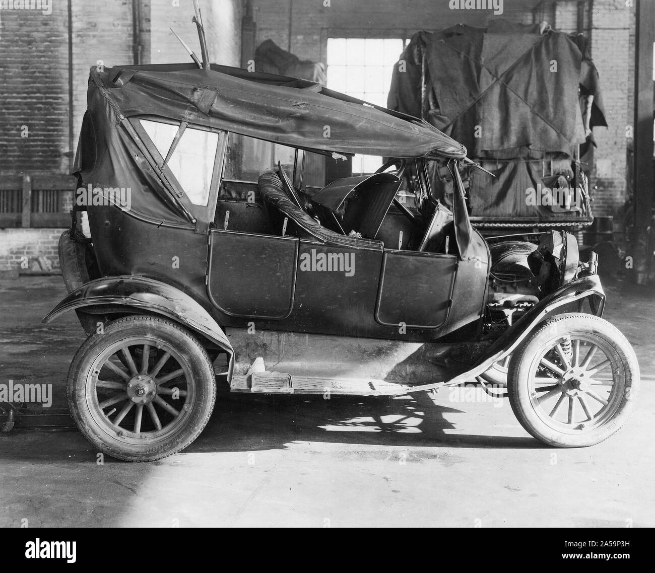 1920s car accident hi-res stock photography and images - Alamy
