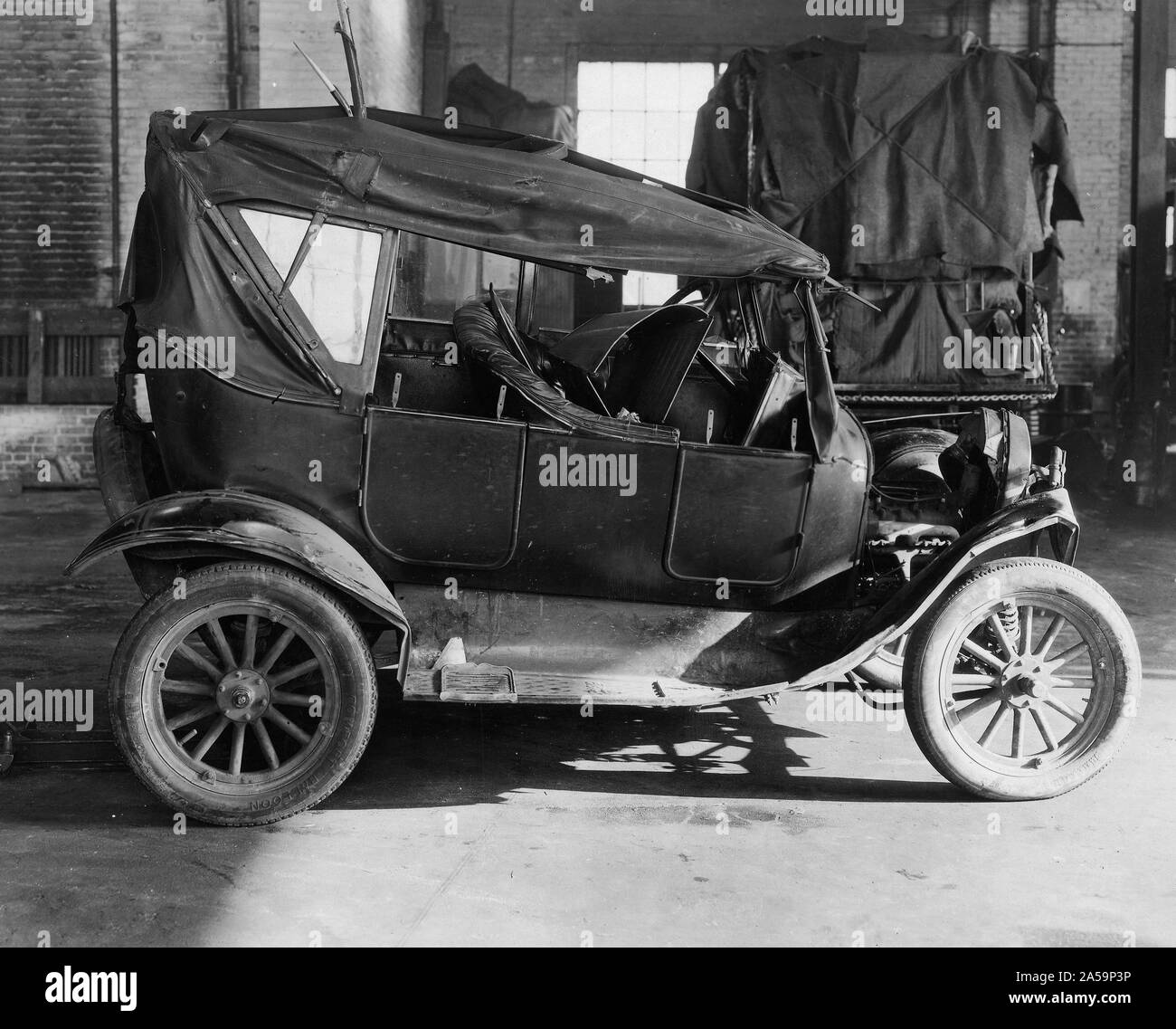 1920s Car Accident Black and White Stock Photos & Images - Alamy