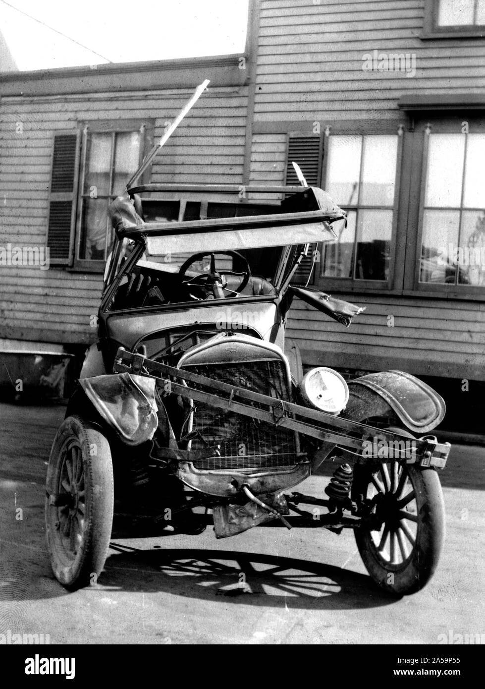 1920s car accident hi-res stock photography and images - Alamy