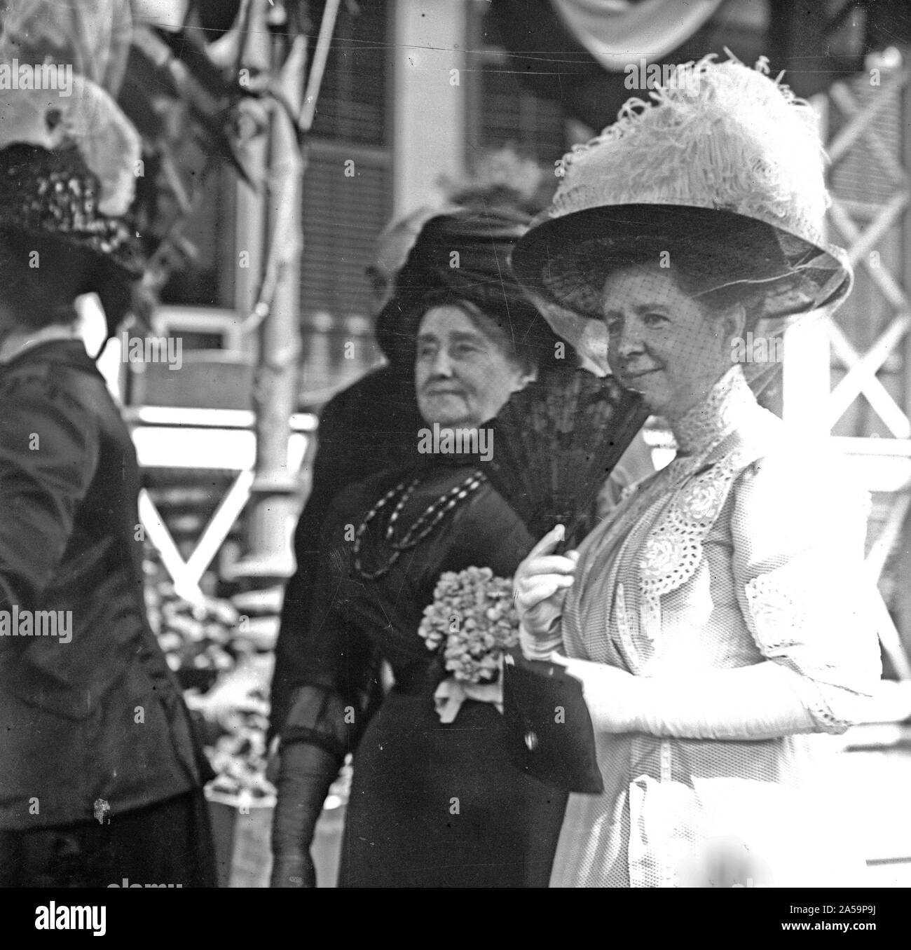 Photo shows Helen Miller Gould (1868-1938) at her wedding to Finley ...