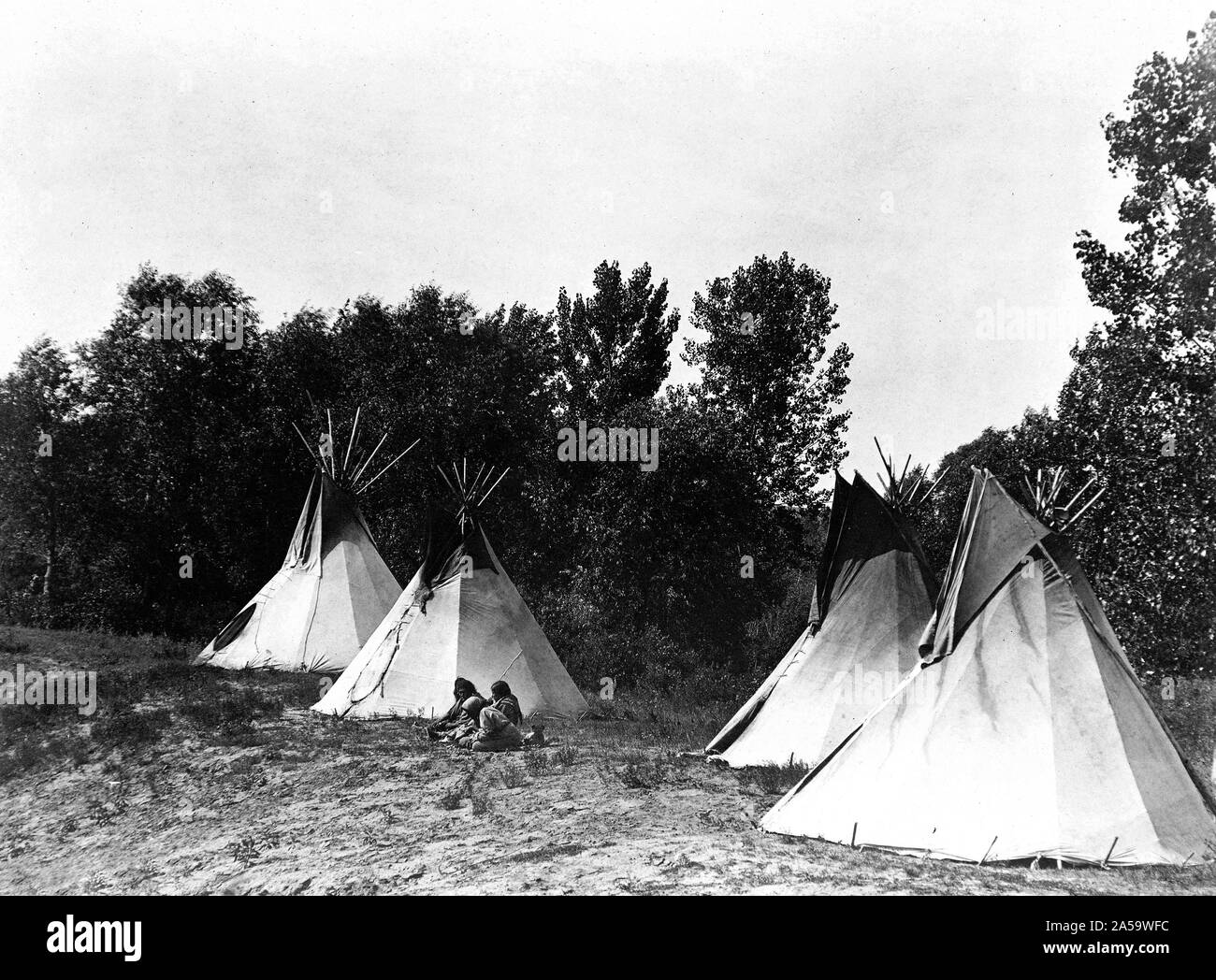 Vintage camp ground hi-res stock photography and images - Alamy