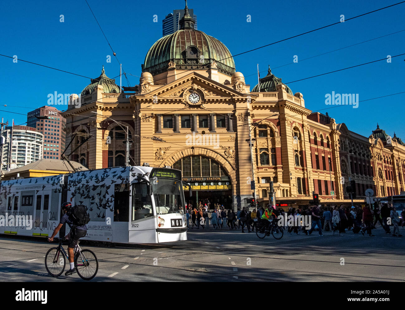 Victoria station architecture hi-res stock photography and images - Alamy