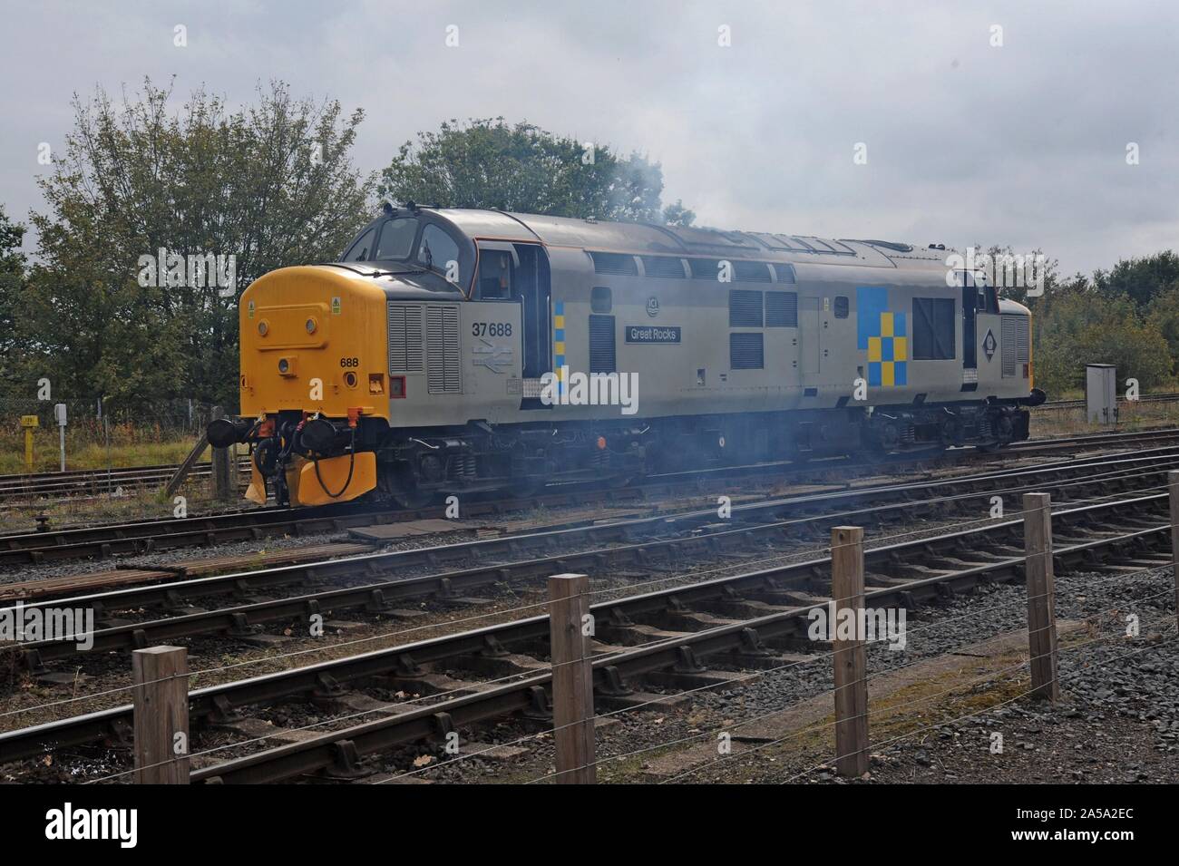 Class 37 diesel loco hi-res stock photography and images - Alamy