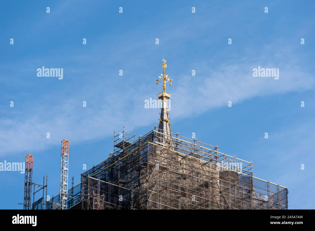 Top of newly restored Elizabeth Tower revealed for the first time. Big ...