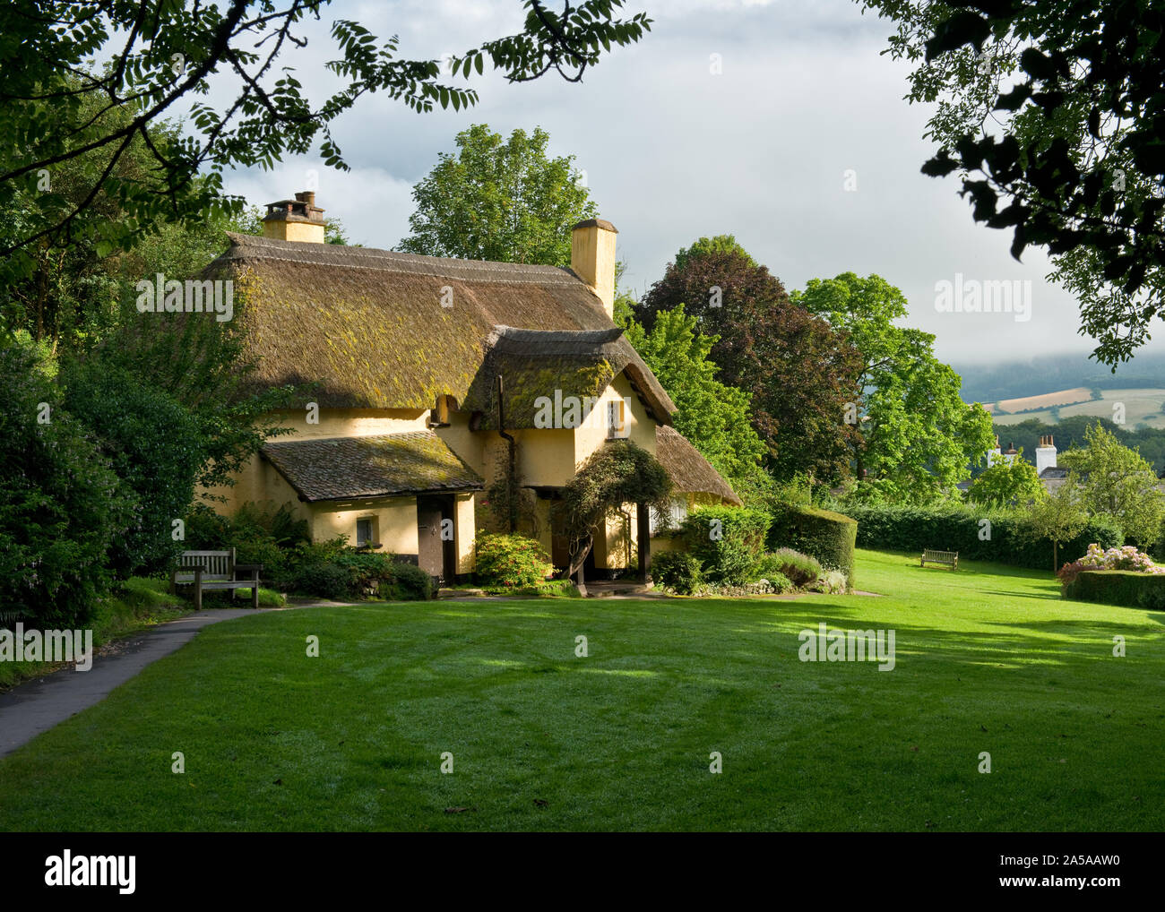 Thatched cottage in the picturesque village of Selworthy. Exmoor ...