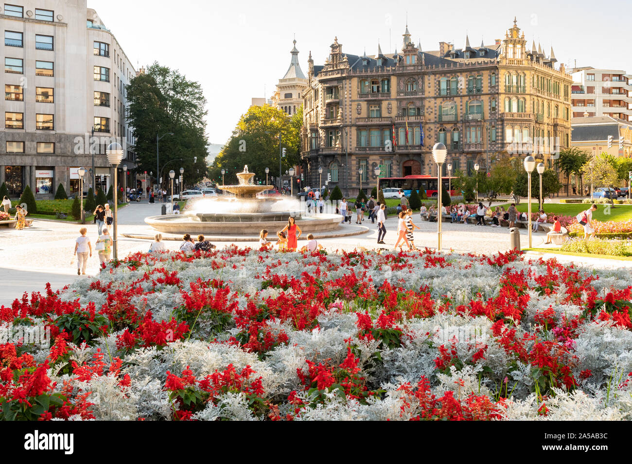 Bilbao square hi-res stock photography and images - Alamy