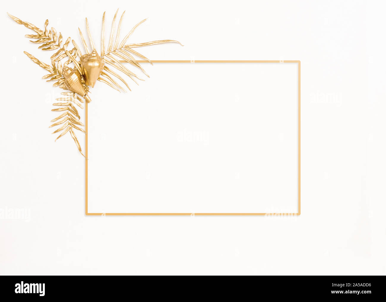 Gold leaf frame hi-res stock photography and images - Alamy
