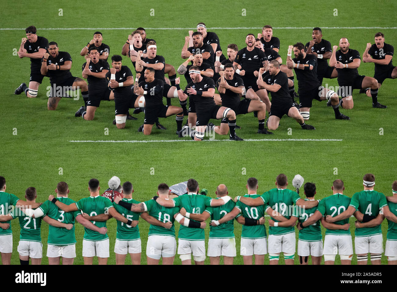 The all blacks doing the haka hi-res stock photography and images - Alamy