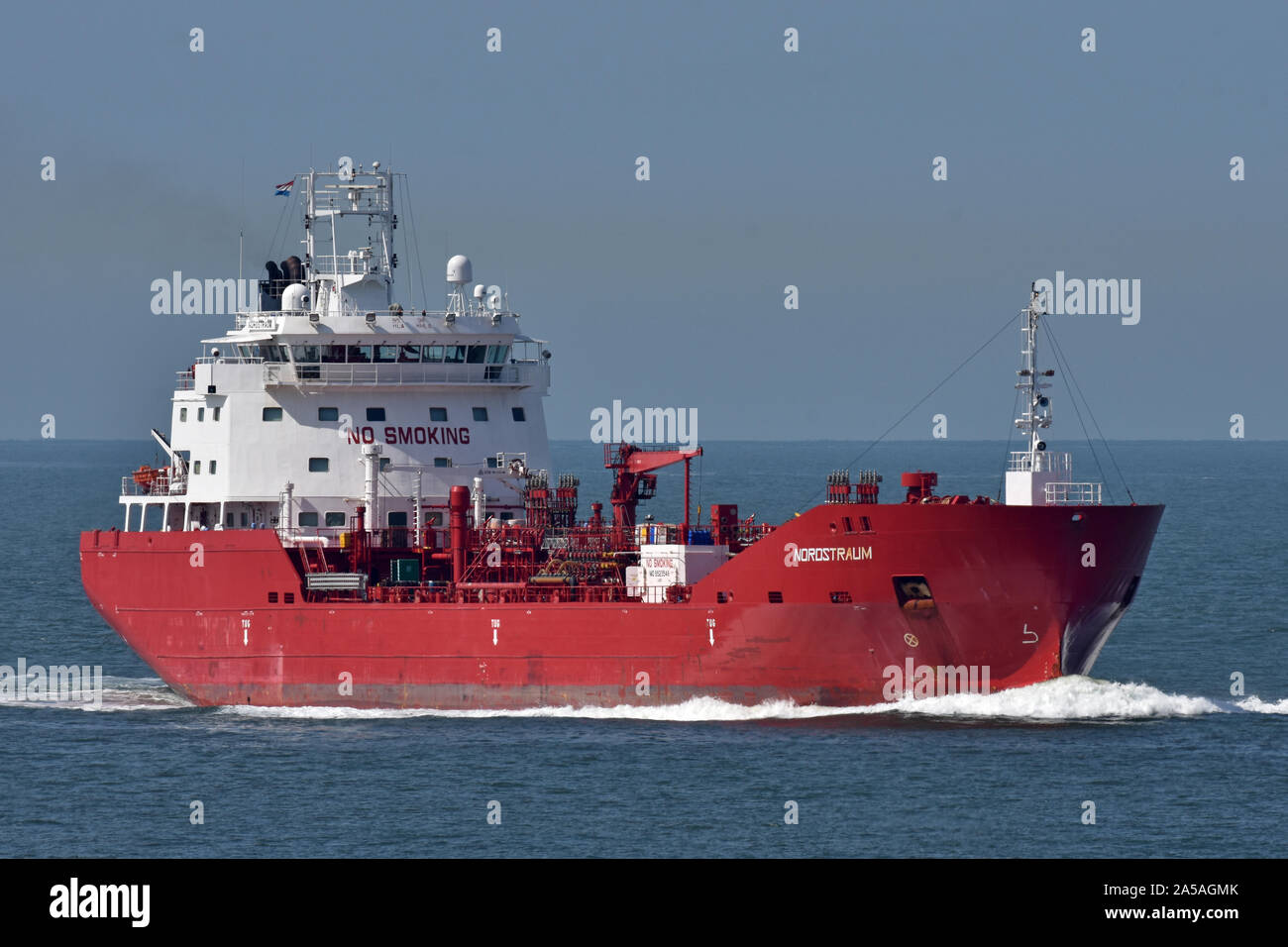 Oil chemical ship hi-res stock photography and images - Alamy