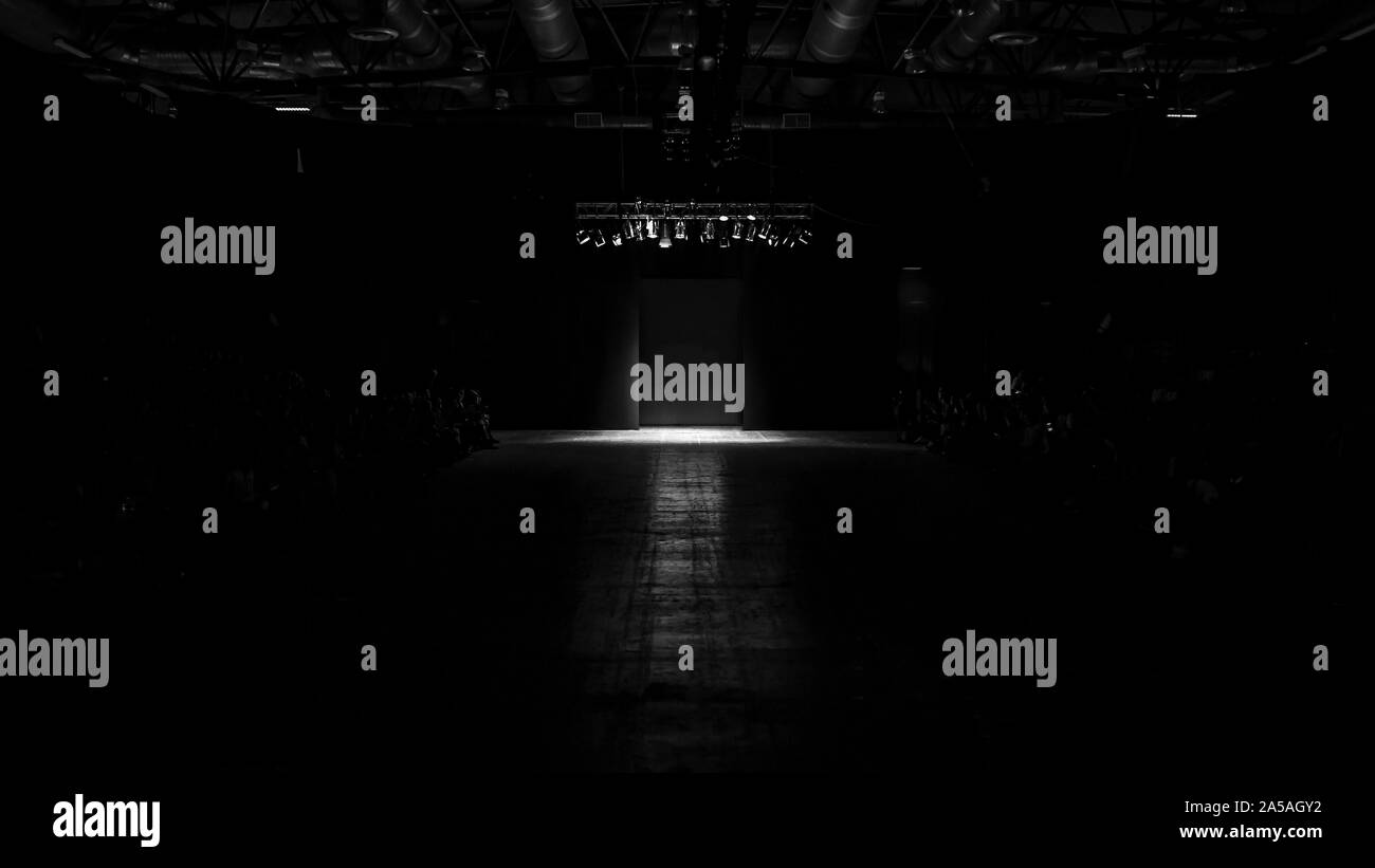 Catwalk empty hi-res stock photography and images - Alamy